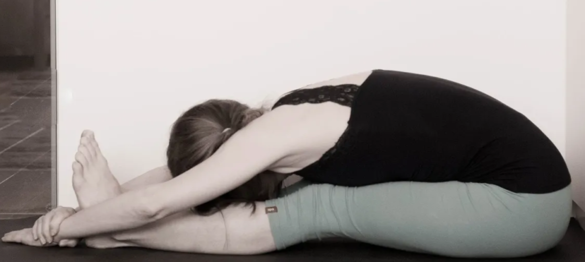 15-Minute Quick and Easy Yoga for Lower Back Pain Relief Routine ...